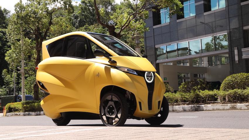 [新聞] 台灣明年上市！免戴安全帽用方向盤操作三輪電動機車 Lean 3 試駕體驗 - Car板 - Disp BBS